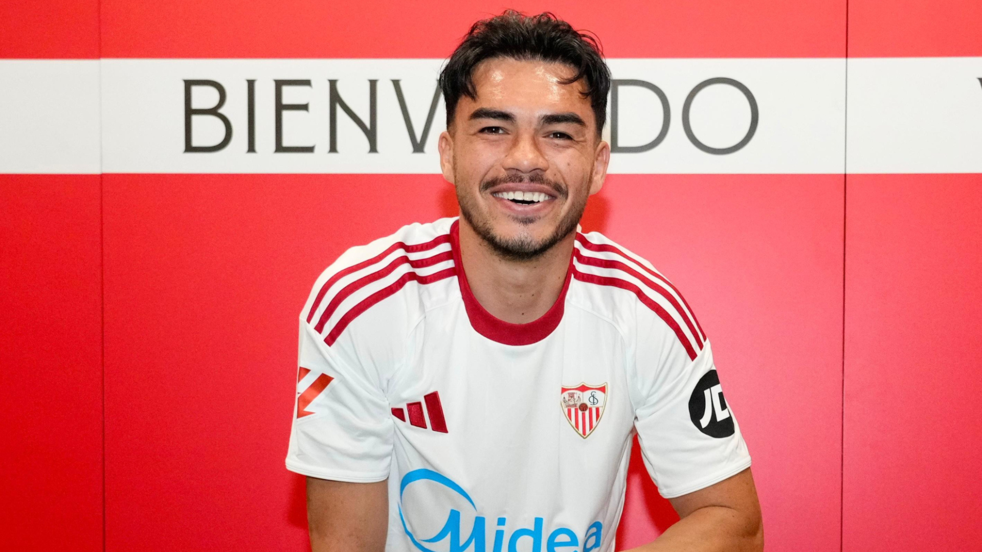 Gabriel Suazo llega al Sevilla y quiere brillar sin la sombra de ...