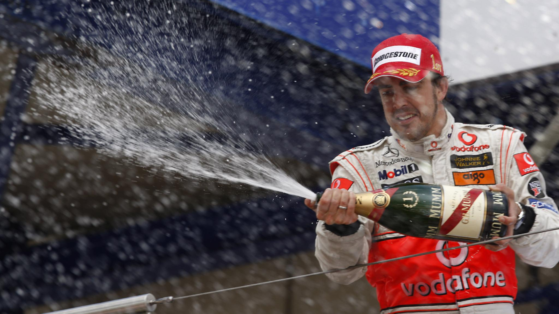 Fernando Alonso y el bonito detalle con su equipo de trabajo en 2007 ...