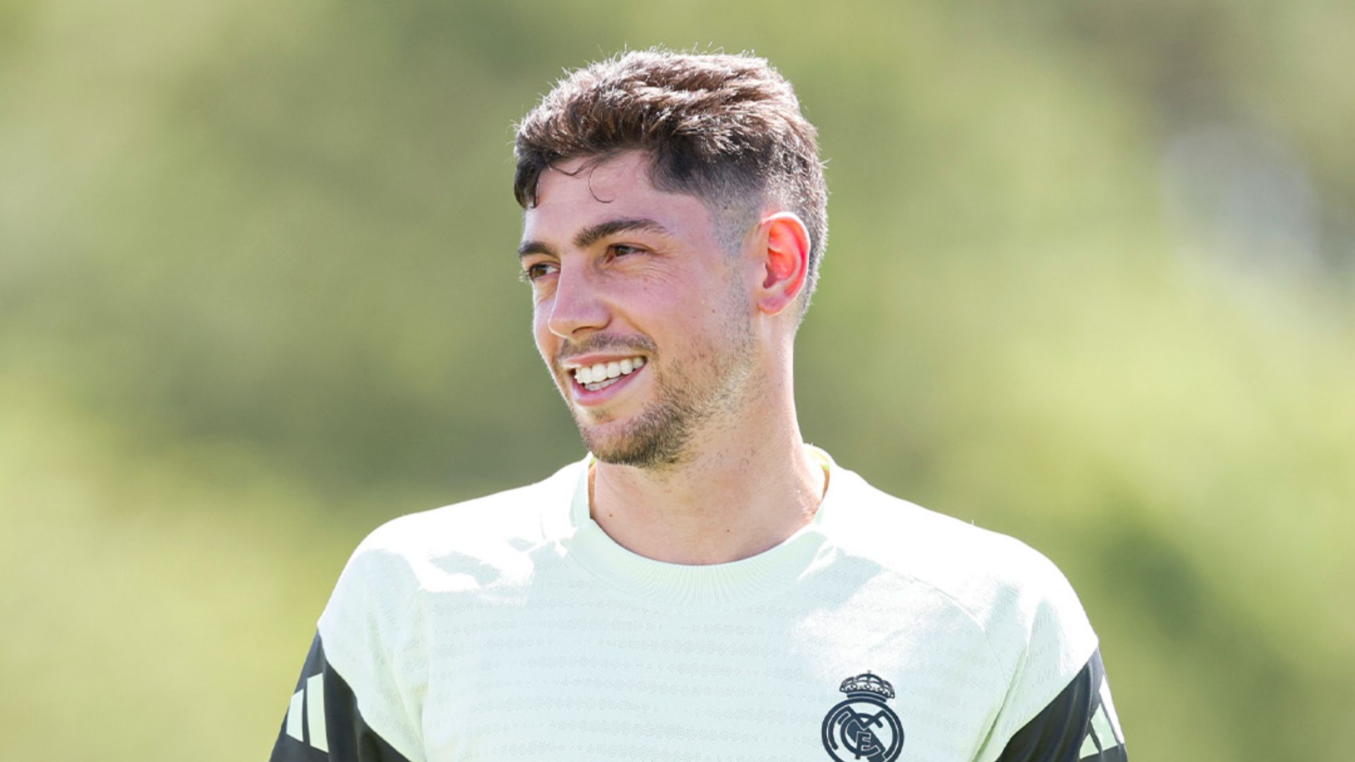 "Puedo ver a Fede Valverde en muchos sitios, como a Steven Gerrard en ...