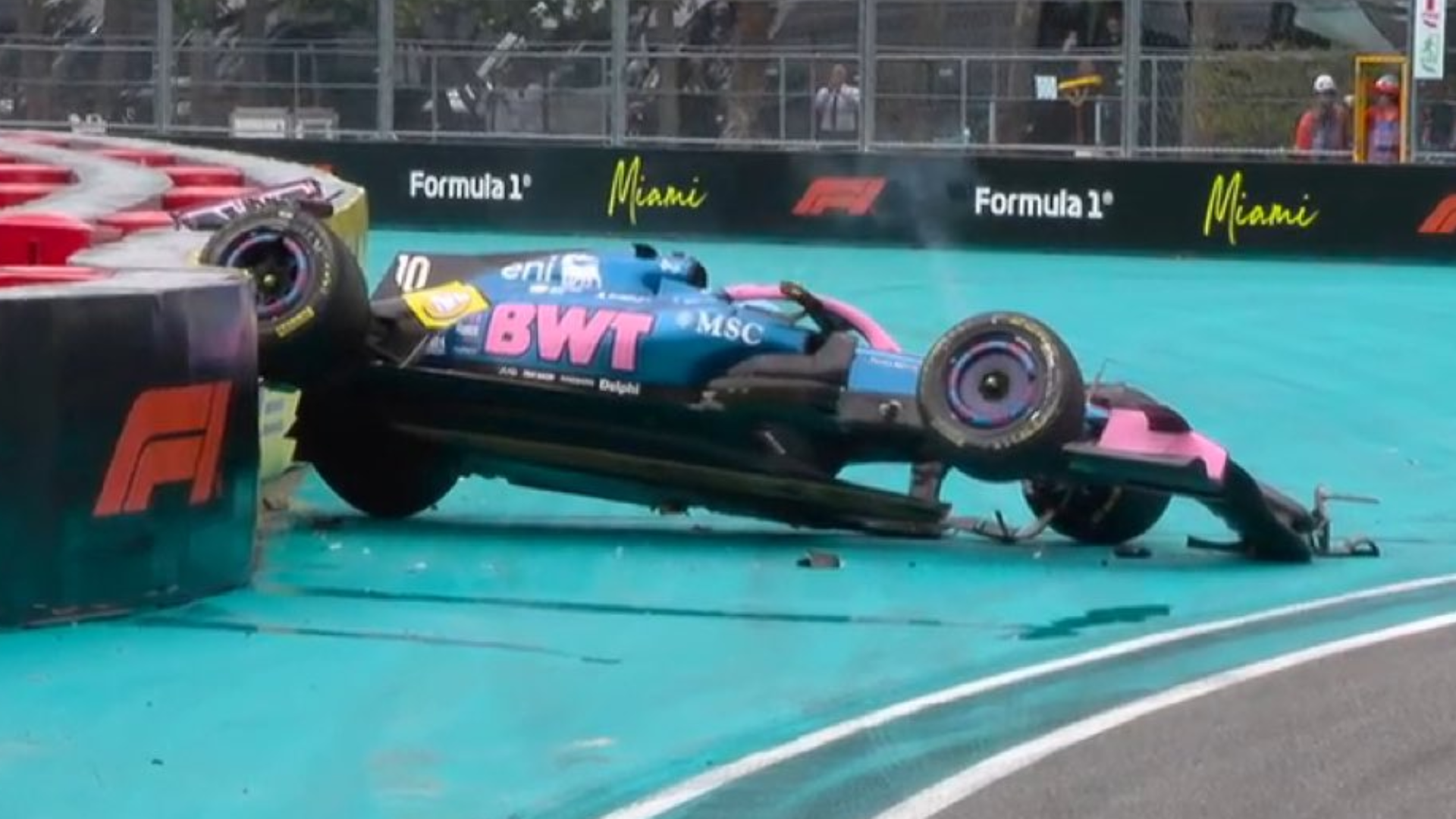 ¡Increíble accidente de Pierre Gasly! La impactante vuelta de campana ...