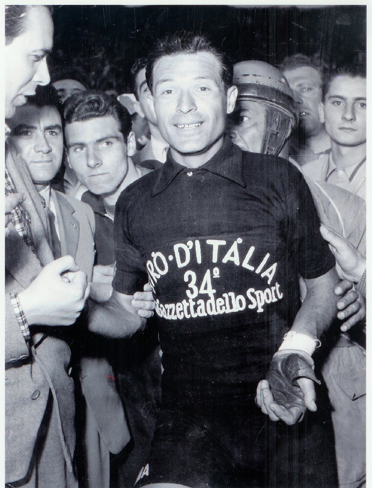 Quali sono e cosa significano le maglie del Giro d'Italia | DAZN News IT