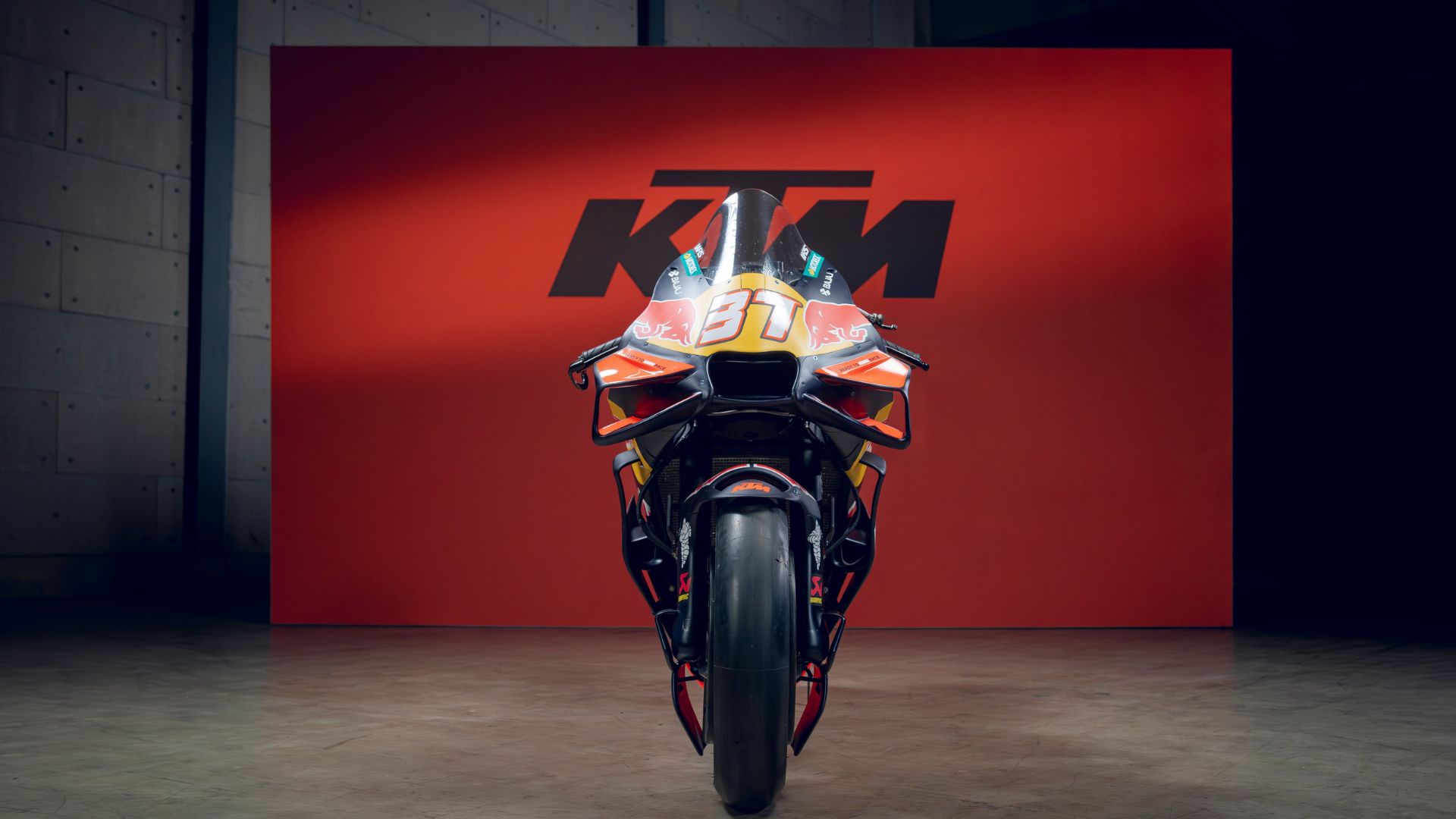 Presentación KTM MotoGP 2026 con Pedro Acosta y Brad Binder: diseño ...