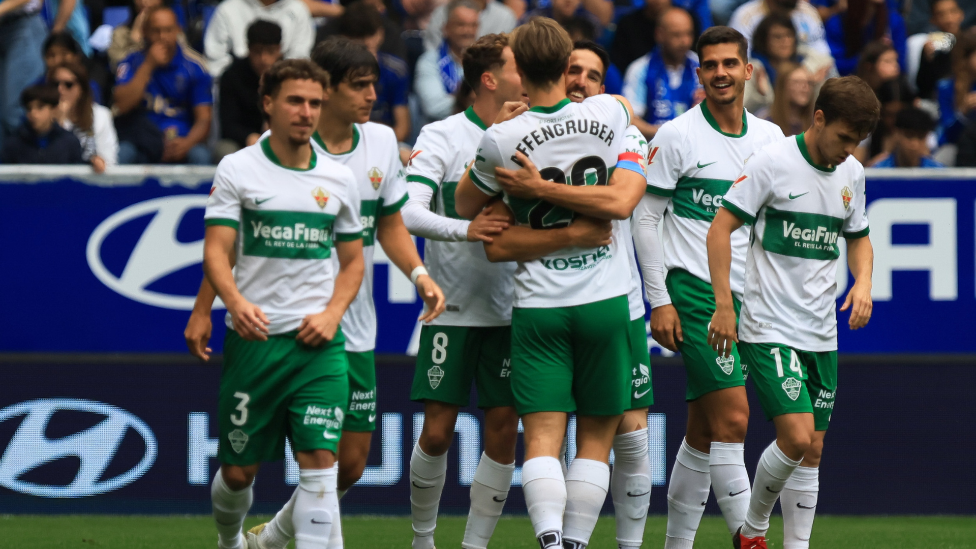 ¿Quiénes son los narradores y comentaristas del Elche vs Alavés en DAZN ...