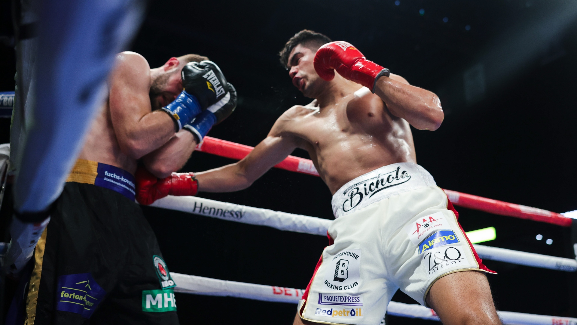 Gilberto 'Zurdo' Ramírez vs Chris Billam-Smith en 'Latino Night ...